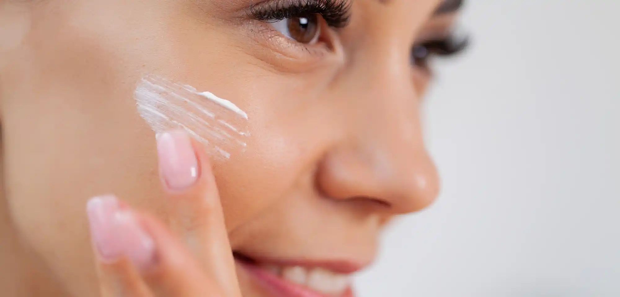 Les meilleures crèmes anti-rougeurs en 2025 ! Avis d'une Pro